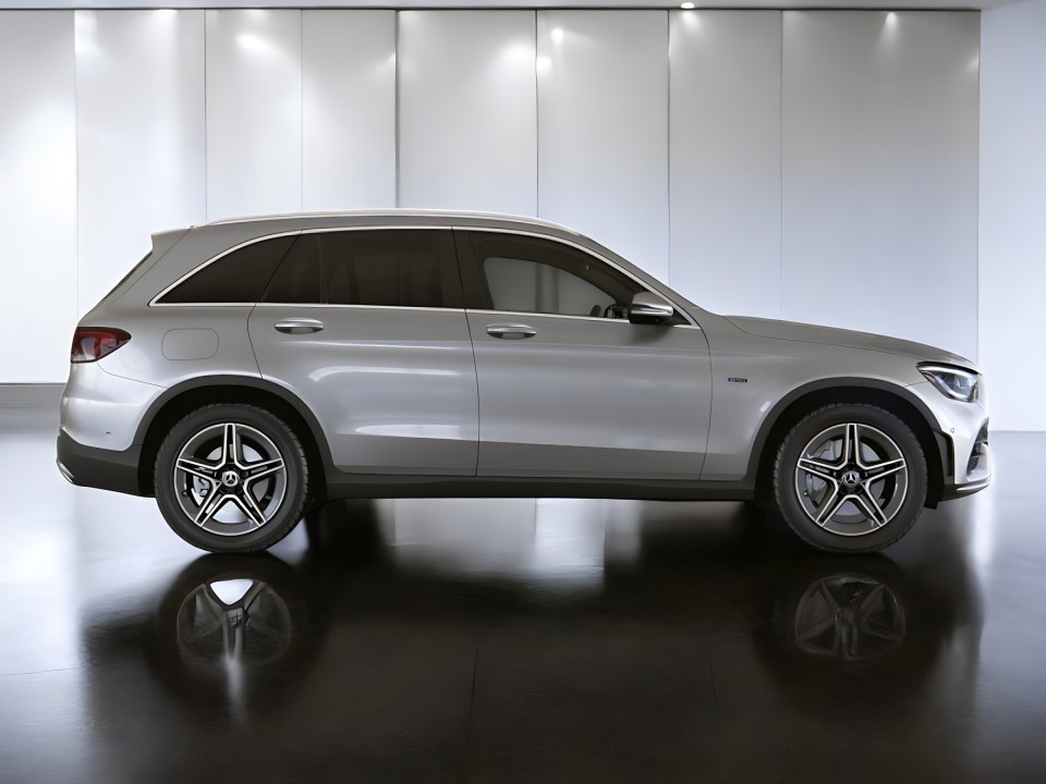 Mercedes-Benz GLC 300e 4MATIC AMG Line | Vezi oferta - BCCH Auto
