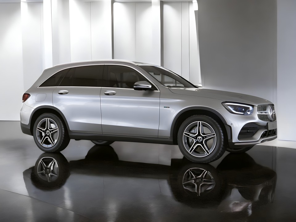 Mercedes-Benz GLC 300e 4MATIC AMG Line | Vezi oferta - BCCH Auto