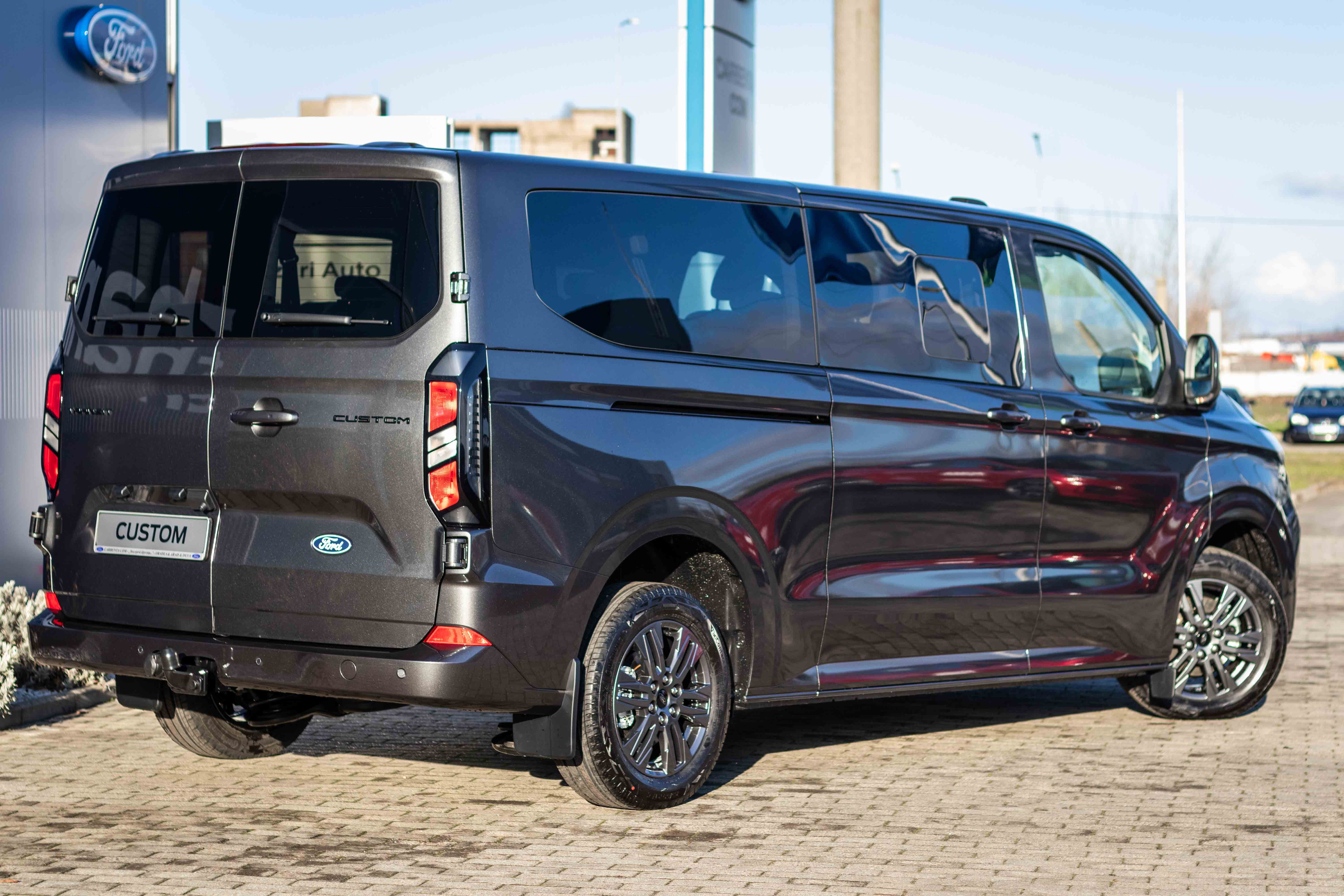 Ford Noul Transit Custom Kombi-M1 320L (L2H1) Limited 2.0L Panther 136 CP A8 FWD | Ford Carbenta Com